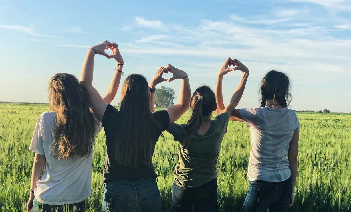 Top 51 New Friends Quotes About Meeting New People in Life