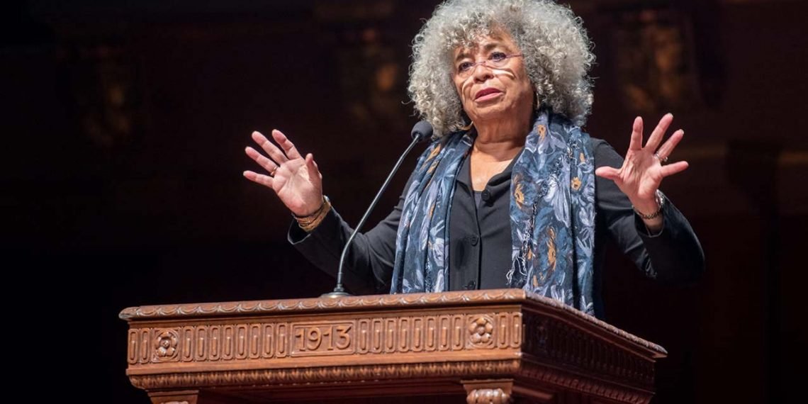 23 Inspirational Angela Davis Quotes To Move Forward (2021)