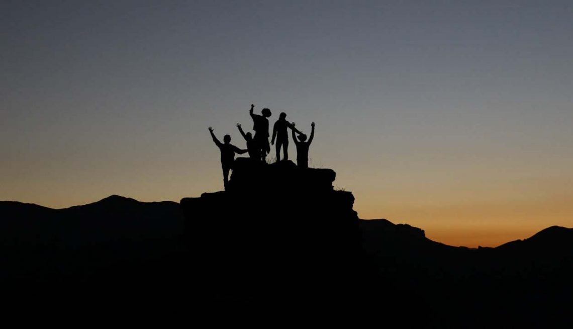 43 Inspirational Team Building Quotes To Achieve Result