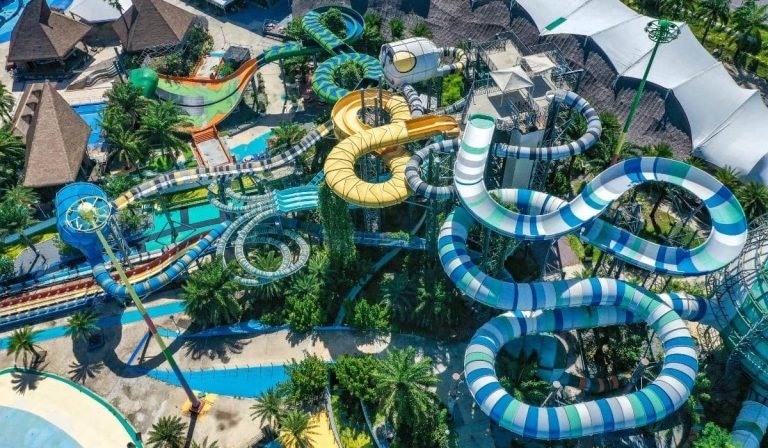 250 Cool and Catchy Water Park Name Ideas