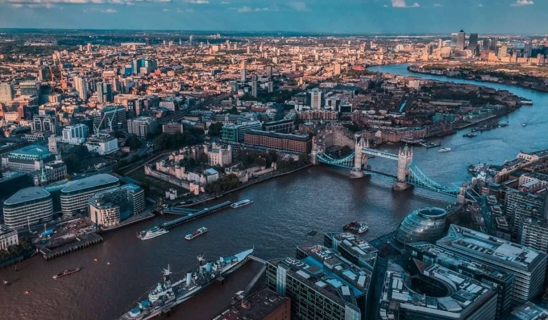 88 London Captions for Instagram