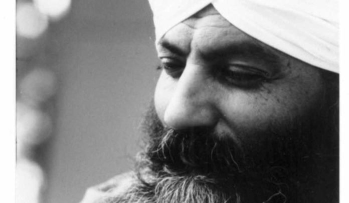 59 Best Yogi Bhajan Quotes to Awaken Your Inner Peace
